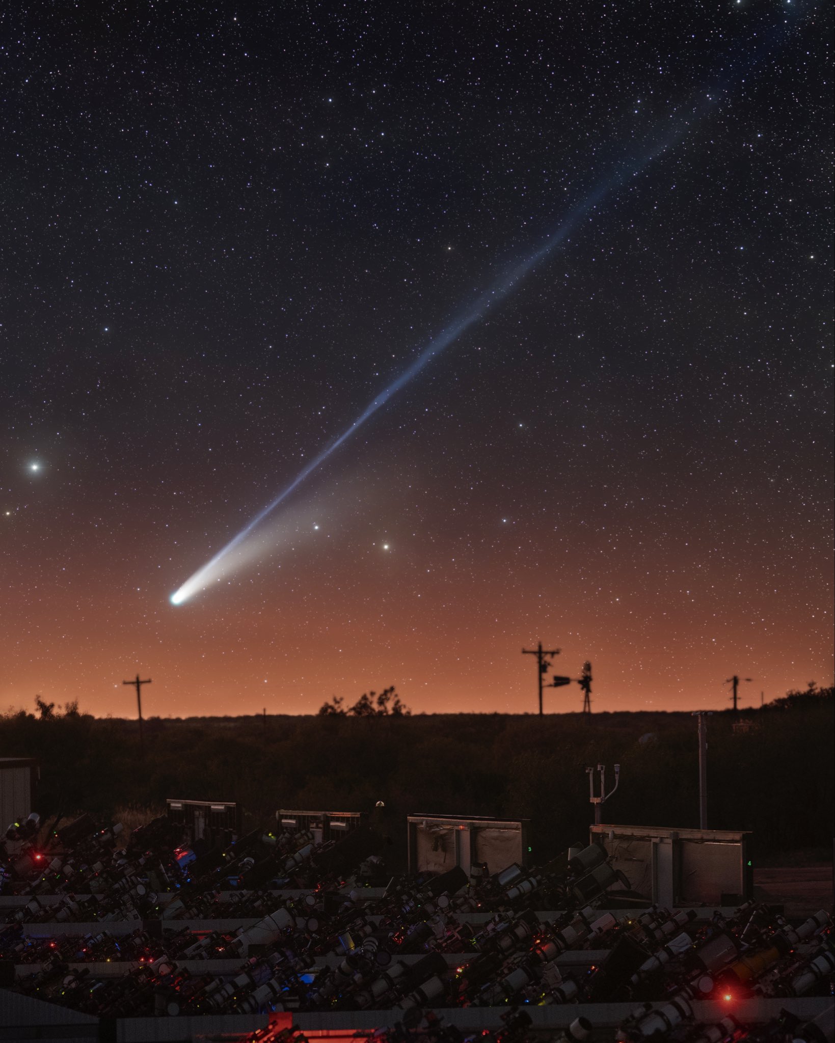 Astronomical events of November 2025 — observation calendar, comets, planets, and meteors